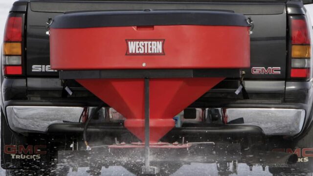 Low Profile 500, 1000 & 2500 Tailgate Spreaders | WESTERN