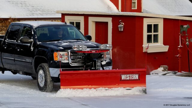 MIDWEIGHT™ Commercial Straight Blade Plow | WESTERN®