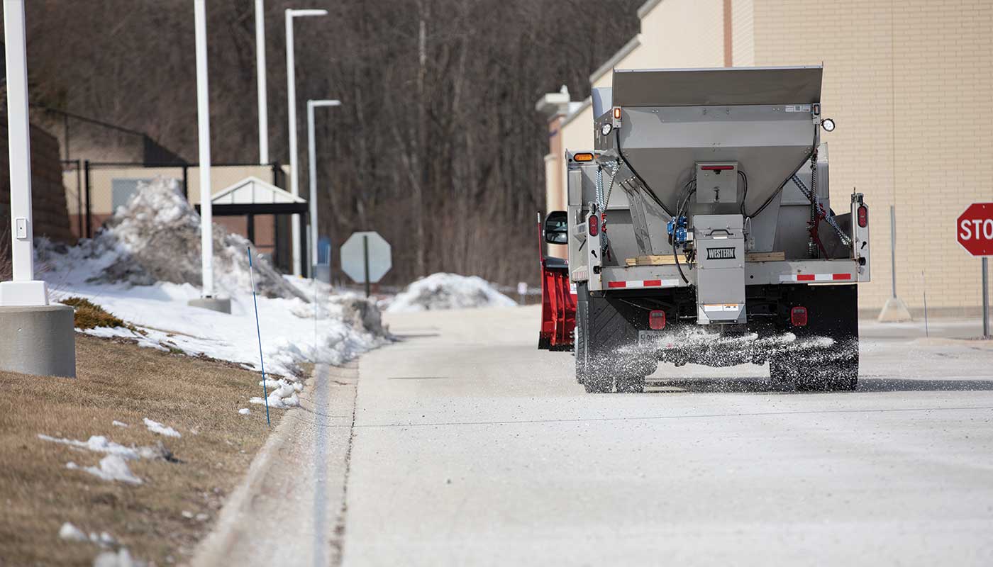 MARAUDER™ Hopper Spreader 1.5 - 5.0 cu yd | WESTERN®