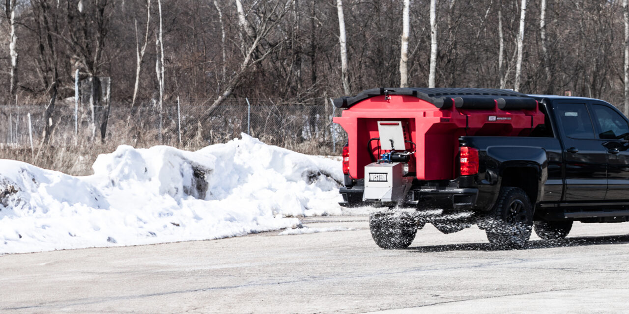 MARAUDER™ Poly Hopper Spreader | WESTERN®