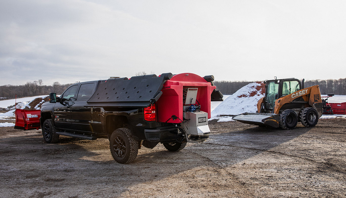 MARAUDER™ Poly Hopper Spreader | WESTERN®