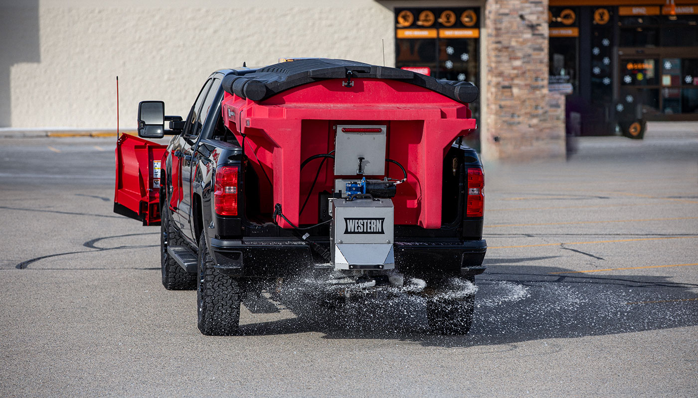 MARAUDER™ Poly Hopper Spreader | WESTERN®