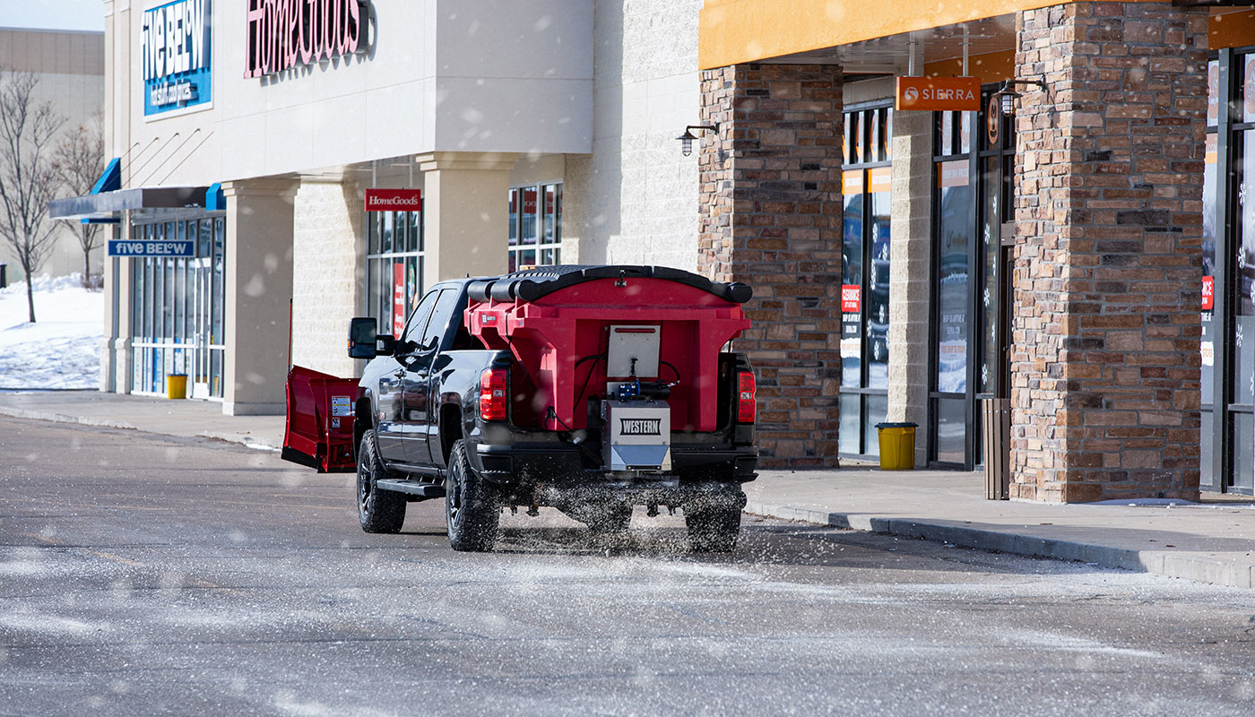 MARAUDER™ Poly Hopper Spreader | WESTERN®