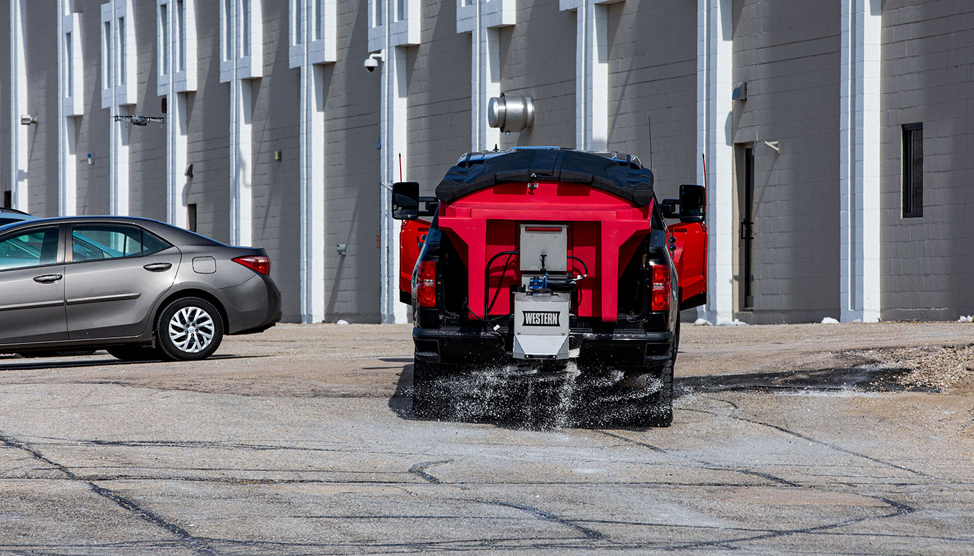 MARAUDER™ Poly Hopper Spreader | WESTERN®