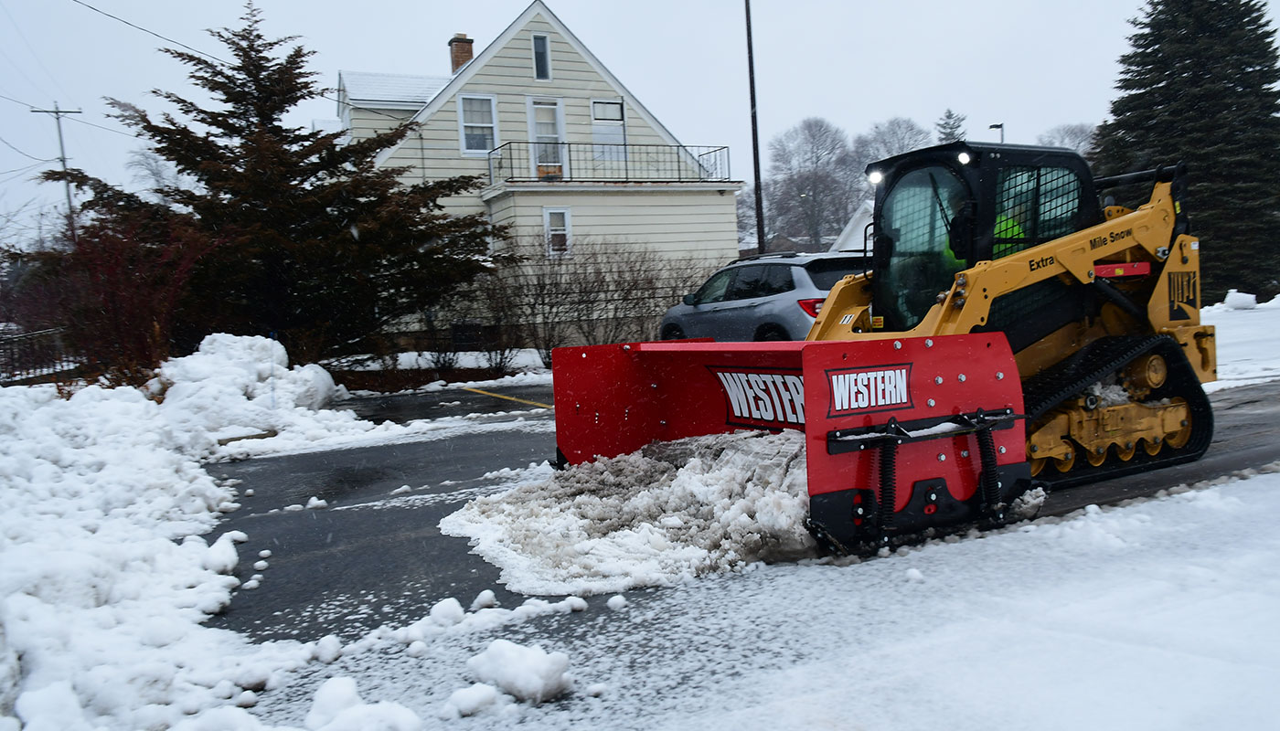PILE DRIVER™ With TRACE Edge | Pusher Plow | WESTERN